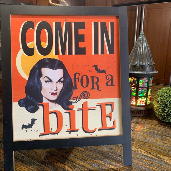 Holiday | Cute Come In For A Bite Adorable Vintage Look Vamp Vampire ...